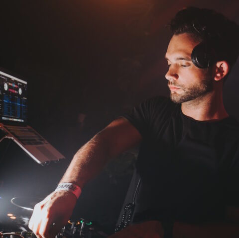 Line Up – musicbarn.co.uk